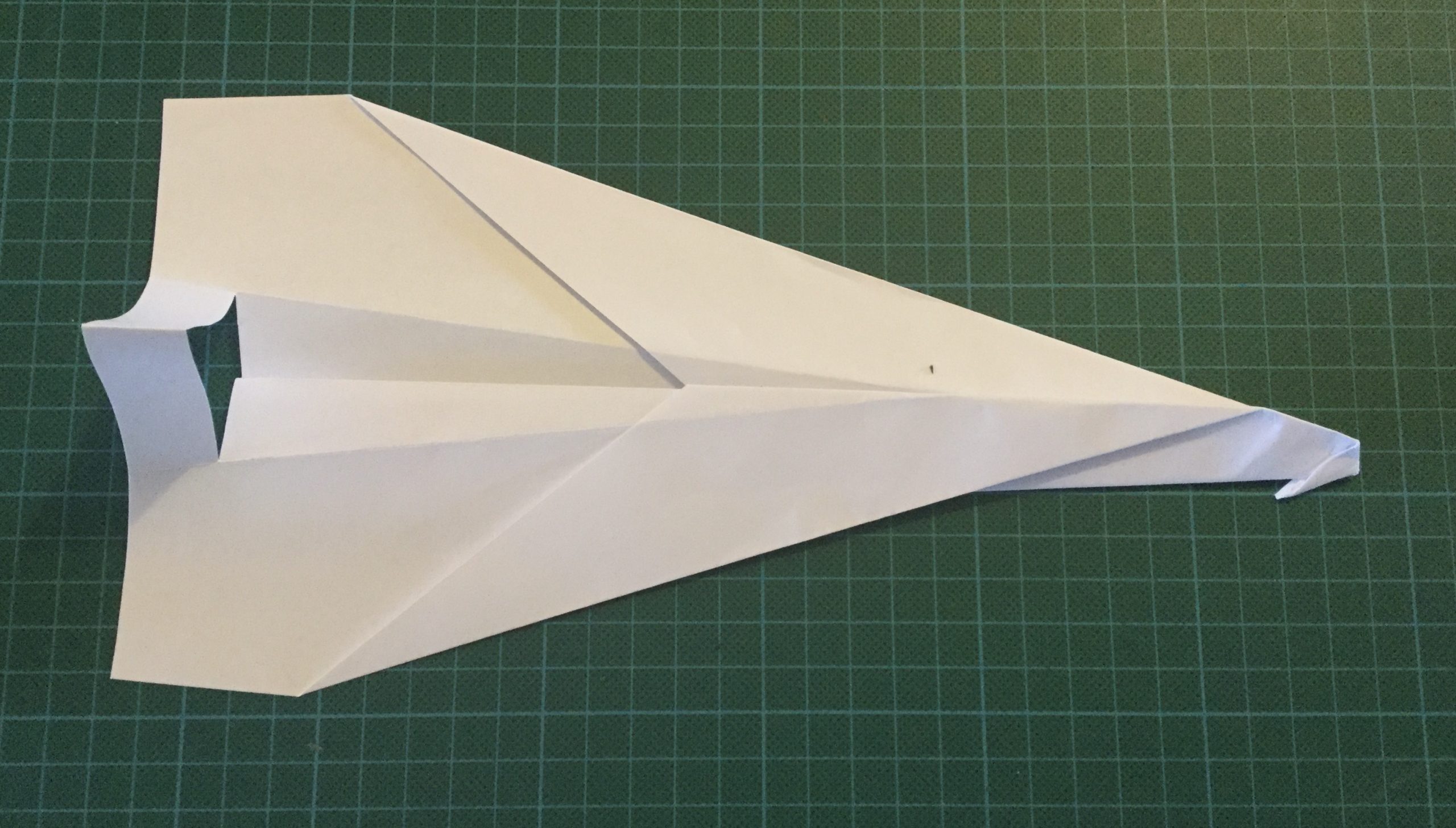Learn Paper Plane Aerodynamics | Fold Fly Learn